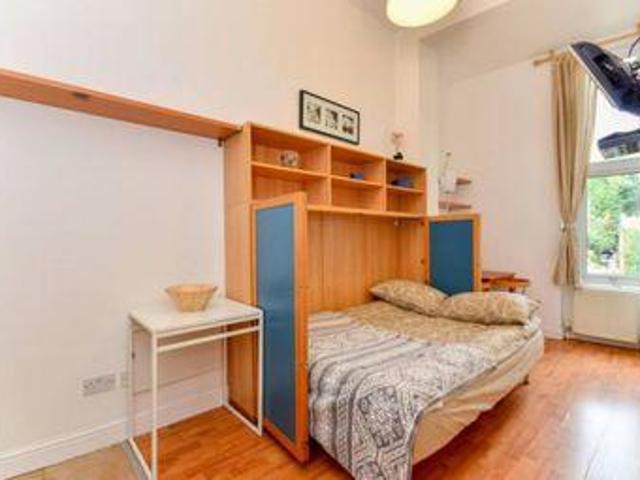 1 Bedrooms Studio for rent in West Cromwell Road, London SW5
