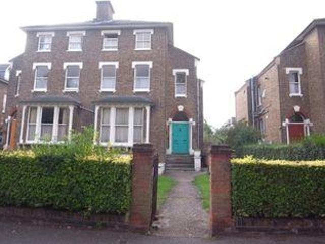 1 Bedrooms Studio for rent in Christ Church Road, Surbiton KT5