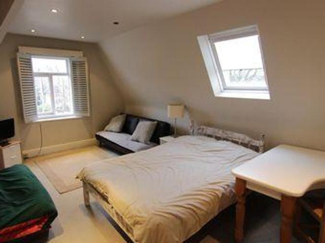 1 Bedrooms Studio for rent in Crescent Road, Sheffield S7