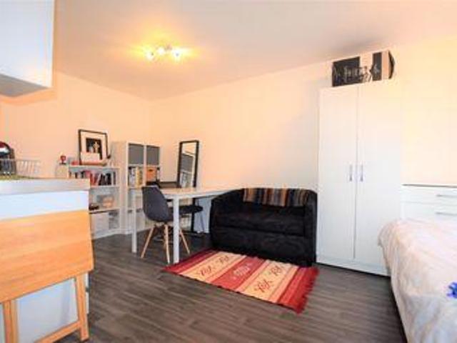 1 Bedrooms Studio for rent in Grove Road, London E3