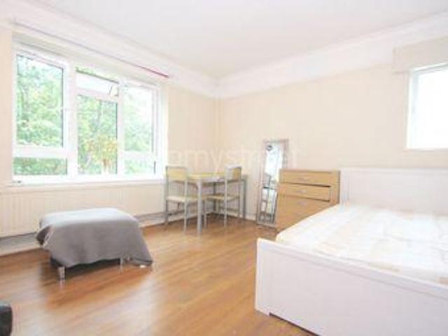 1 Bedrooms Studio for rent in Langdon Court, City Road EC1V