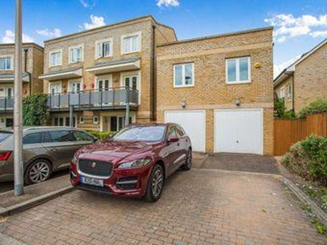 1 Bedrooms Studio for rent in Malkin Way, Watford WD18