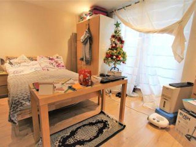 1 Bedrooms Studio for rent in Platinum House, Lyon Road, Harrow, Greater London HA1