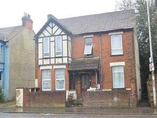 1 Bedrooms Studio for rent in Rainham Road, Chatham ME5