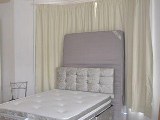 1 Bedrooms Studio for rent in Station Road, London NW4