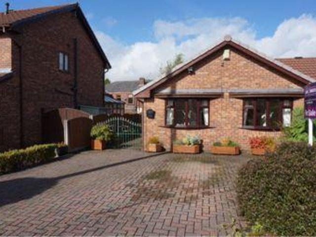 1 Bedrooms Semi detached bungalow for sale in Glazebrook Close, Heywood OL10