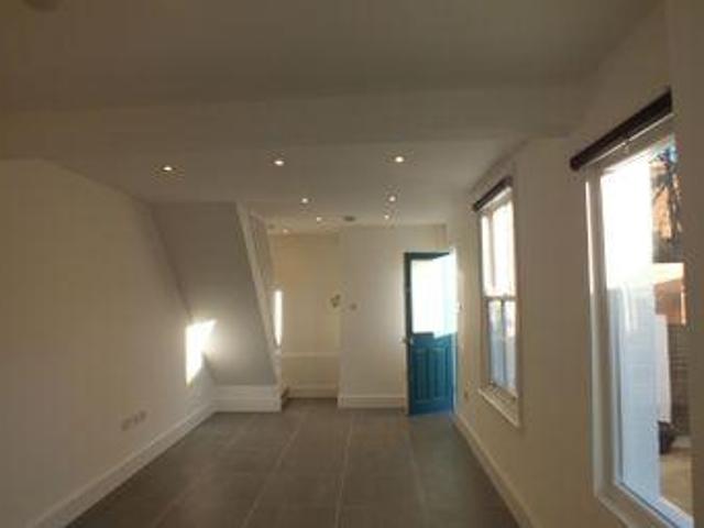 1 Bedrooms Semi detached house for rent in Cressy Road, London NW3