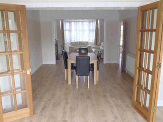 1 Bedrooms Semi detached house for rent in Linkside, North Finchley, London N12