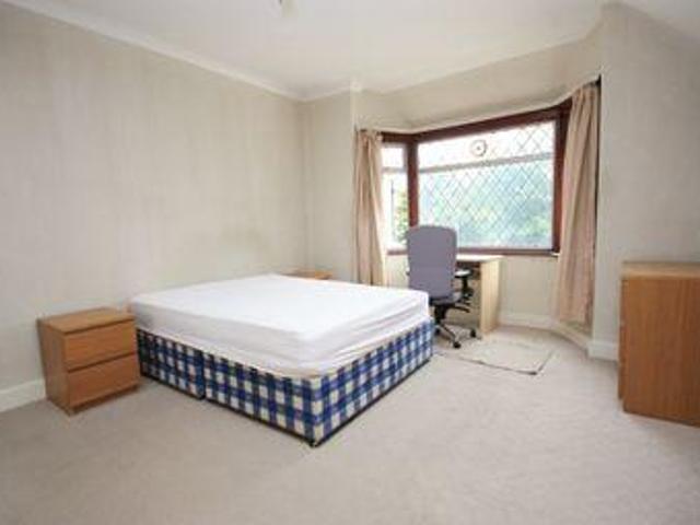 1 Bedrooms Semi detached house for rent in Steventon Road, London W12