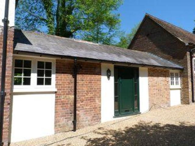 1 Bedrooms Semi detached house for rent in Pre Garden Cottages, Garden House Lane, St Albans, Hertfordshire AL3