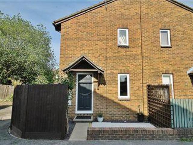 1 Bedrooms Semi detached house for sale in Abbott Close, Hampton TW12