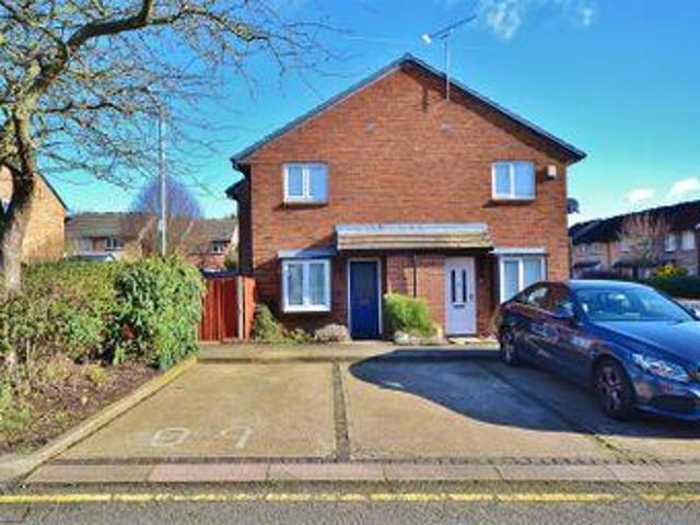 1 Bedrooms Semi detached house for sale in Laing Close, Ilford IG6