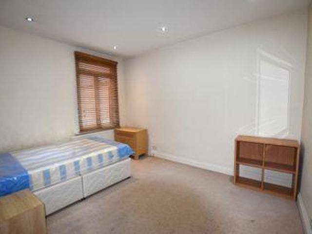 1 Bedrooms Terraced house for rent in Aycliffe Road, Shepherds Bush W12