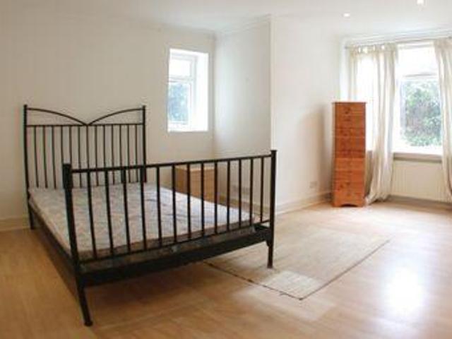 1 Bedrooms Terraced house for rent in Burton Road, Brixton, London SW9