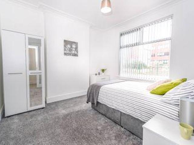1 Bedrooms Terraced house for rent in Diamond Street, Stockport SK2
