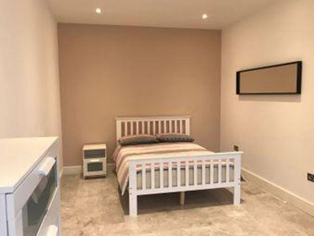 1 Bedrooms Terraced house for rent in Eastern Avenue, Gants Hill, Ilford IG2