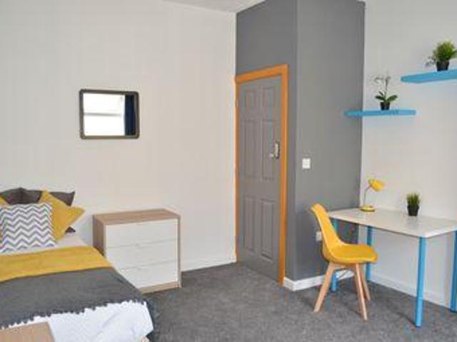 1 Bedrooms Terraced house for rent in Elmwood Street, Burnley BB11