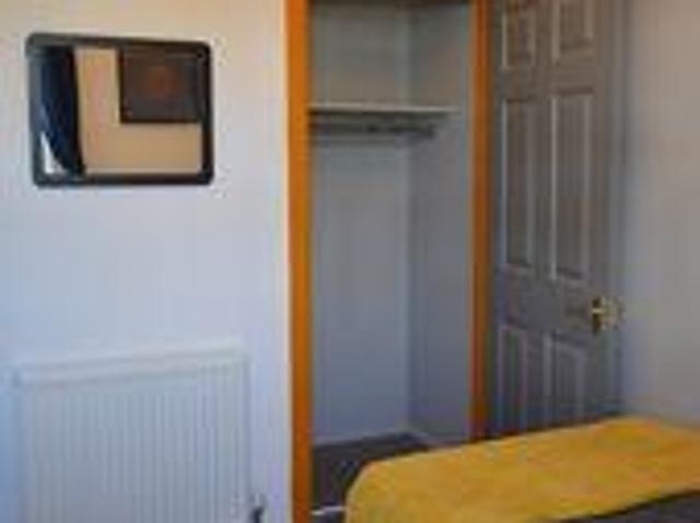 1 Bedrooms Terraced house for rent in Elmwood Street, Burnley BB11
