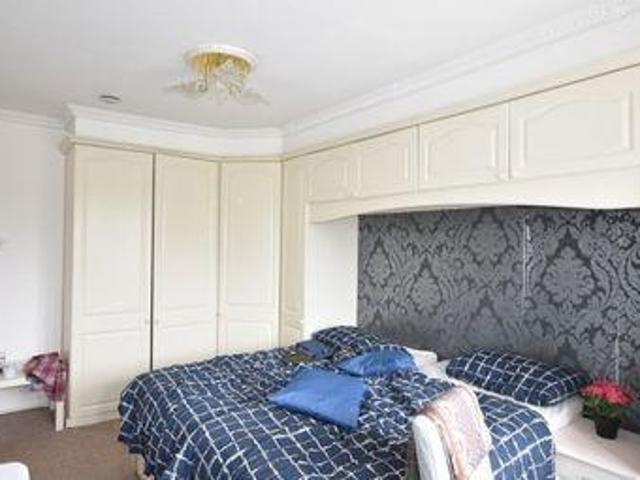 1 Bedrooms Terraced house for rent in Friars Way, Acton W3