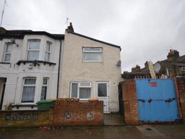 1 Bedrooms Terraced house for rent in Grosvenor Road, East Ham, London E6