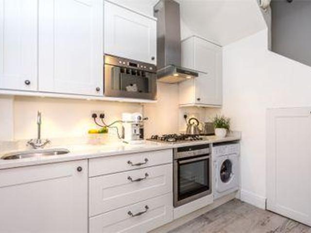 1 Bedrooms Terraced house for rent in Grove Road, Windsor, Berkshire SL4