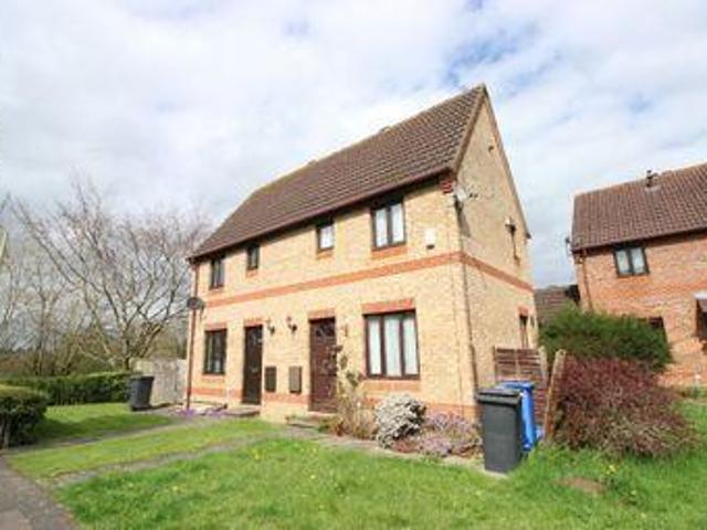 1 Bedrooms Terraced house for rent in Hop Garden Road, Hook RG27