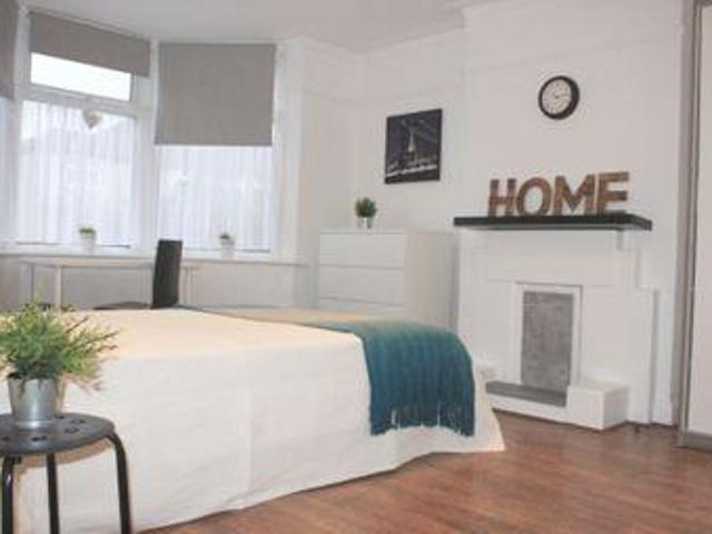 1 Bedrooms Terraced house for rent in Queen Mary Avenue, Morden SM4
