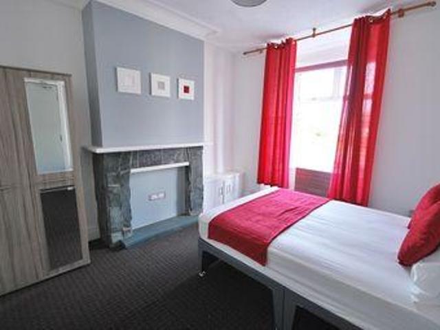 1 Bedrooms Terraced house for rent in St John´s Road, Ightenhill, Burnley BB12