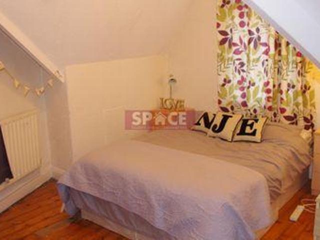 1 Bedrooms Terraced house for rent in The Crescent, Leeds LS6