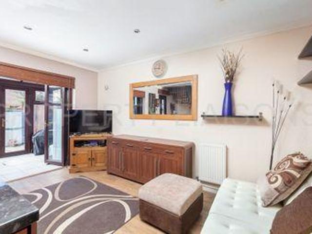 1 Bedrooms Terraced house for rent in Vinegar Street, London E1W