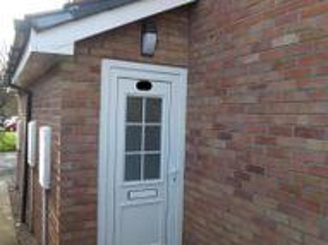 1 Bedrooms Town house for rent in Monarch Close, Stretton, Burton On Trent DE13