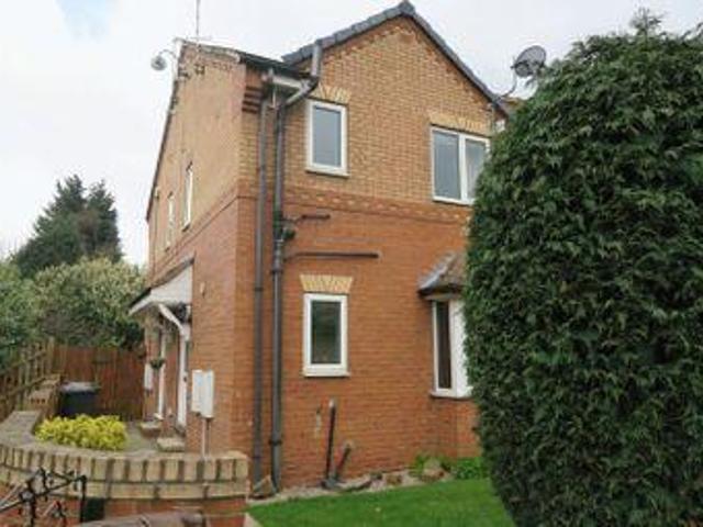 1 Bedrooms Town house for rent in Siskin Court, Morley, Leeds LS27