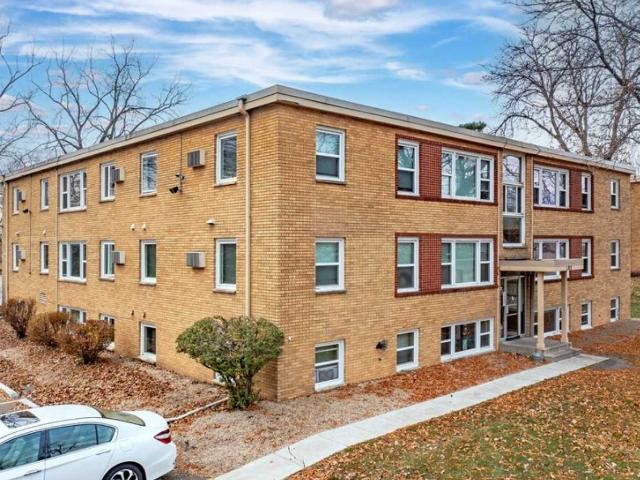 1 & Bedrooms Walking distance to McCarrons Lake! 1 Bedroom Apartment for Rent at 166 Mccarrons Blvd N, Roseville, MN 55113 Roseville