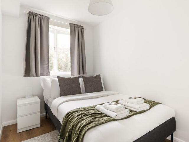 1 bedroom/studio flat for rent!