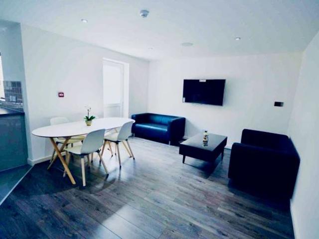 1 Beds 6 Baths