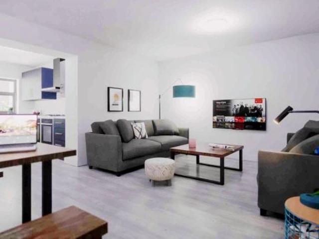 1 Beds 6 Baths