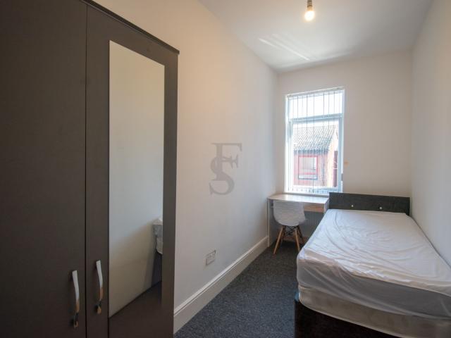 1 beds house share for rent