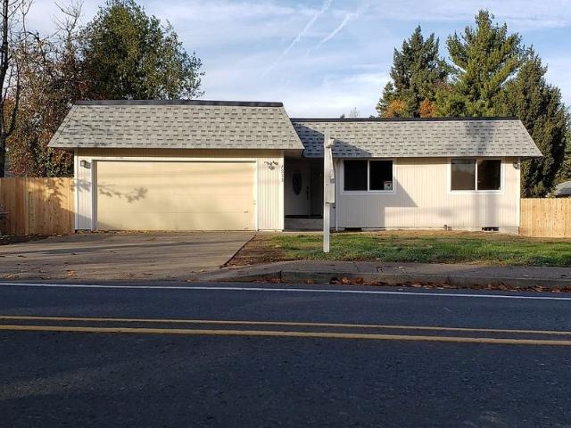 1 BedShared Bathroom in Milwaukie| Available | $