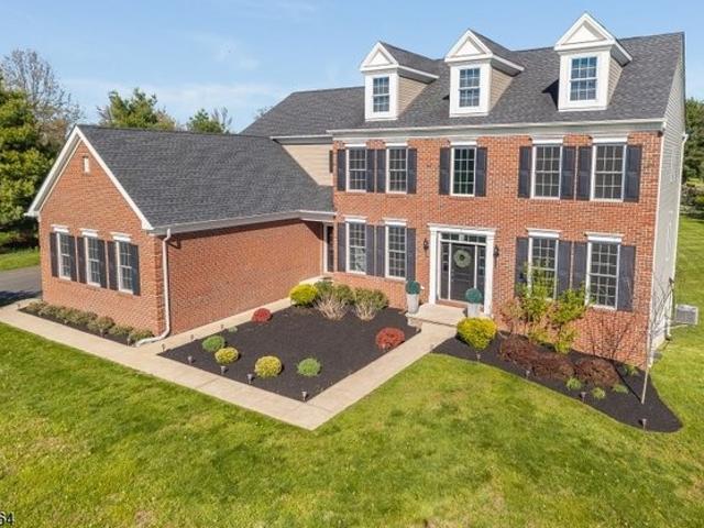 1 Belmont Ct, Alexandria Township, NJ 08867
