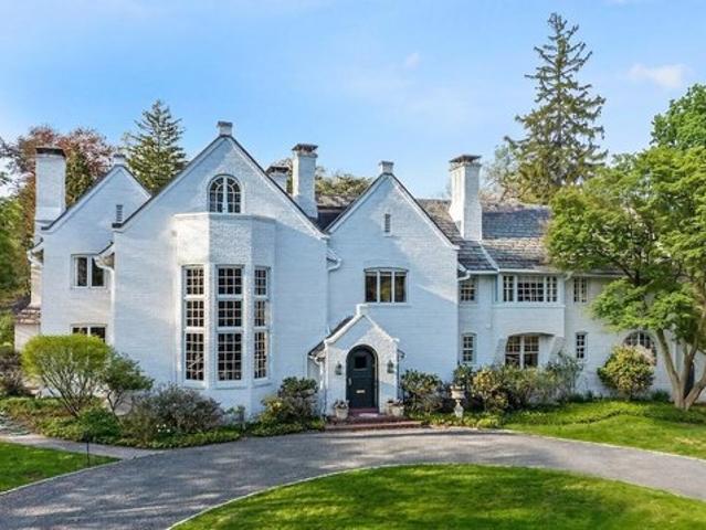 1 Belmont Dr, Irvington, NY 10533