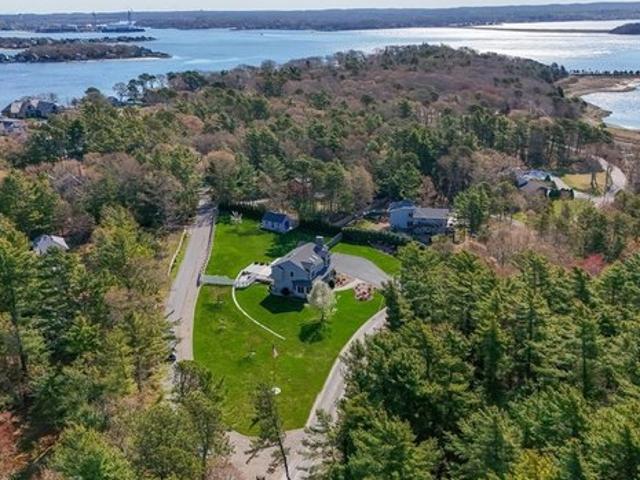 1 Boat House Dr, Wareham, MA 02571