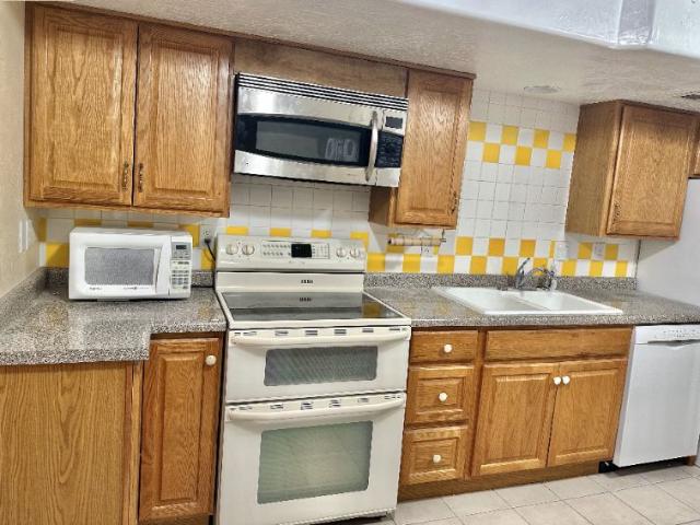 1 BR available basement APT_ West Jordan_Furnished