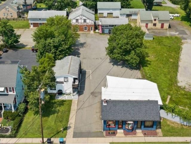 1 br apartment and other commercial units in Mixed