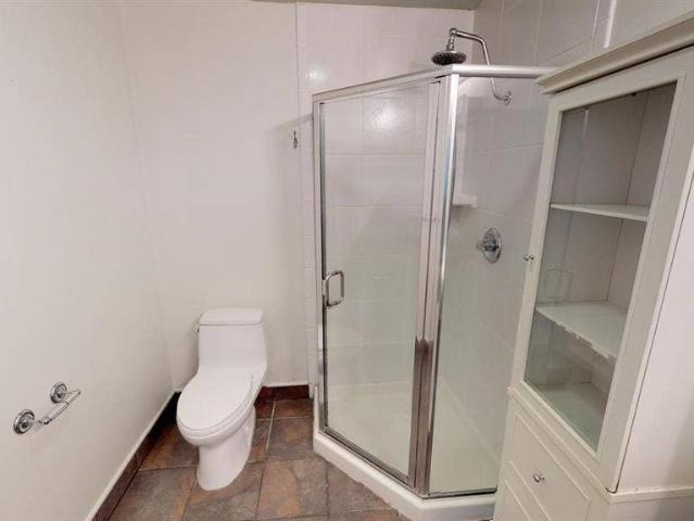 1 BR in Oakland