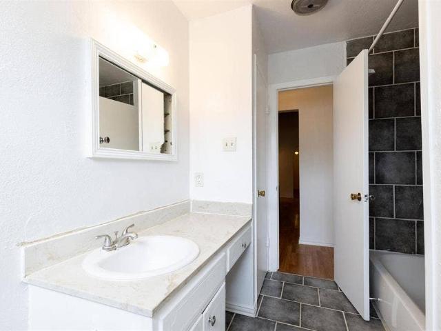 1 BR in Arlington