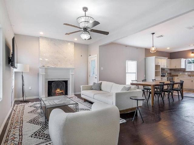 1 BR in Dallas