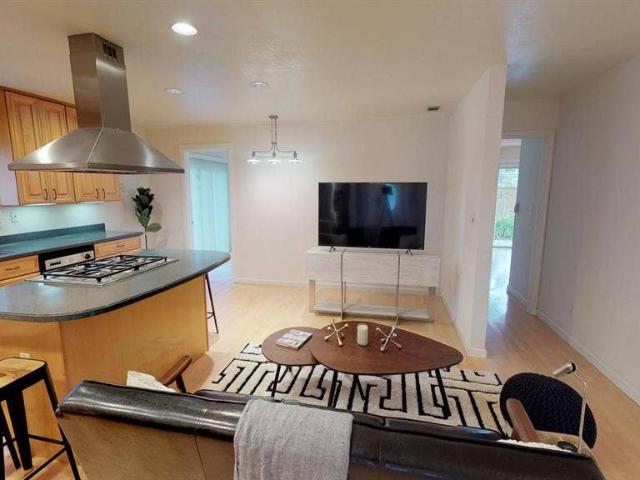 1 BR in Redwood City