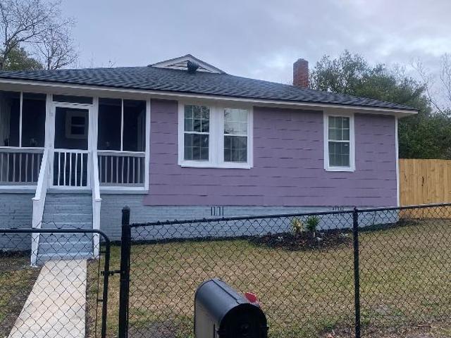 1 BR in shared 4 BR home near DT and Park Circle!