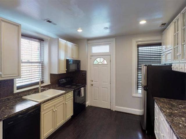 1 BR in Washington