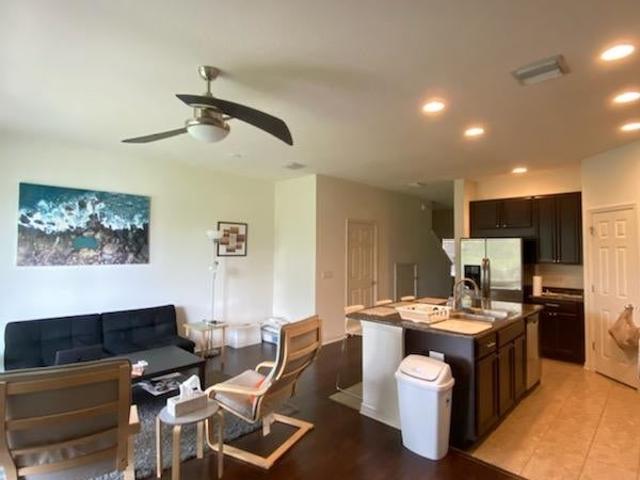 1 BR private bath in 3 bed.5 bath townhome in Rive